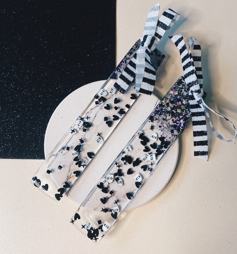 Salem’s Graves - Etsy