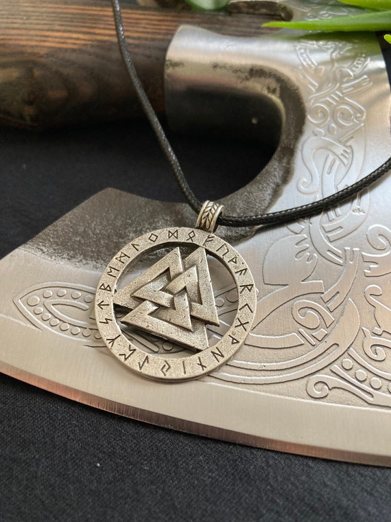 Valknut Runes