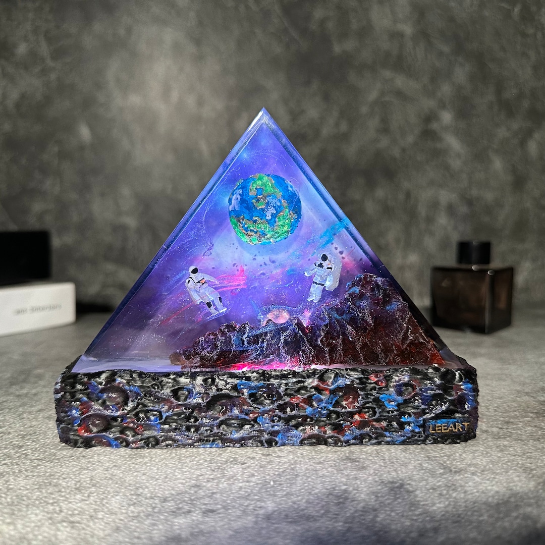 Galaxy Resin Epoxy Lamp, Universe Resin Night Light, Spaceship Resin ...