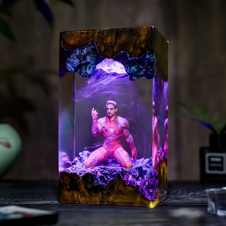 Diorama Metal Suit Superhero Night Light, Comics Superhero Resin Art ...