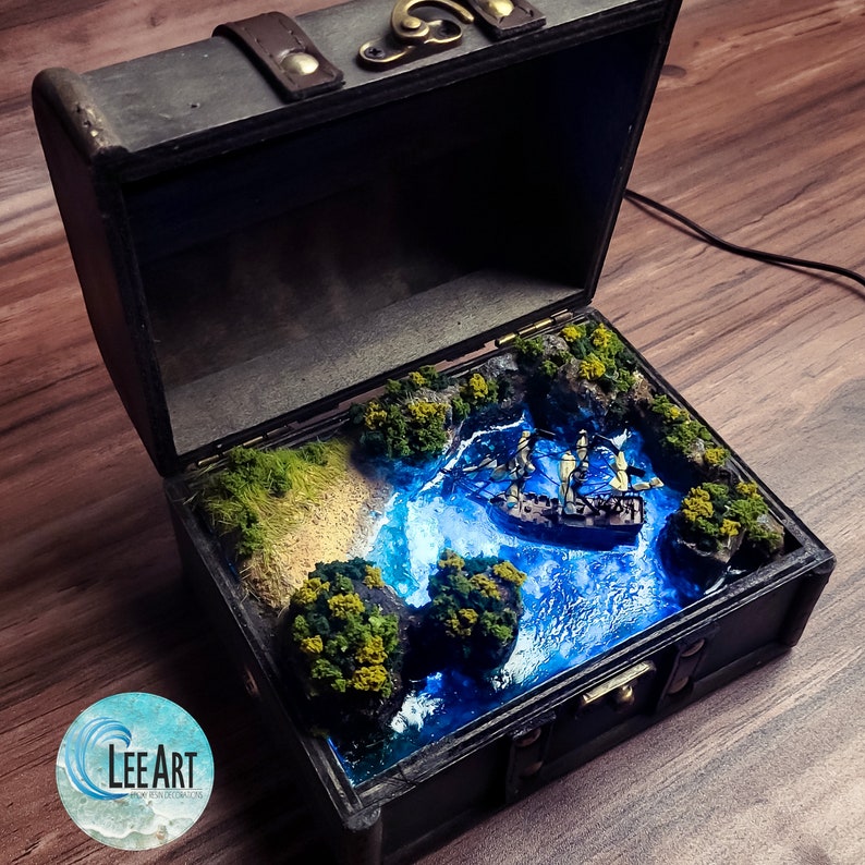 Wooden Light Box, Diorama Sailing on the Sea, Resin Night Light , Ocean ...