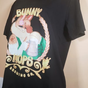Hazel Bunny Hops T-shirt - Etsy