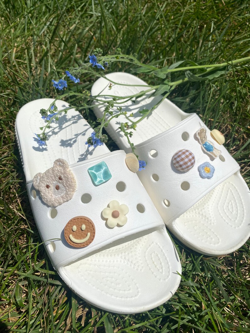 9-10 Pieces of Unique Jibbitzs Daisy Jibbitz Jibbitz for - Etsy