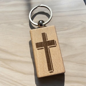 Christian Cross Keyring Can Be Engraved Personalised – Elegant and ...