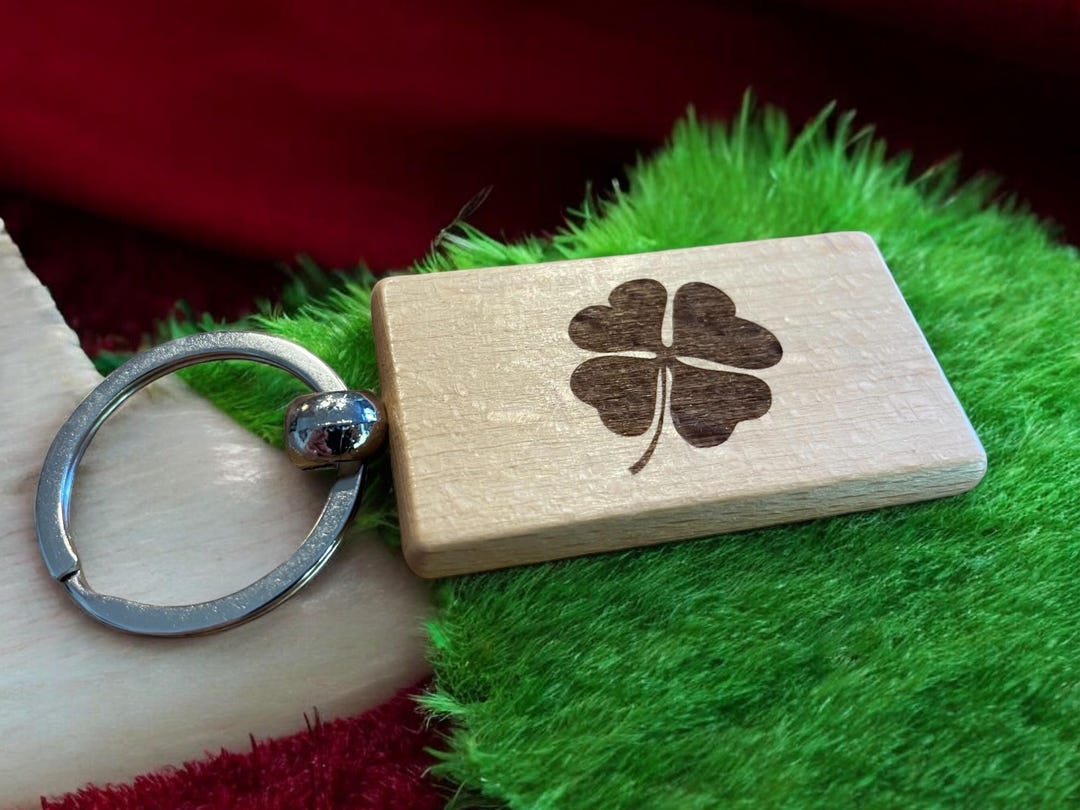Irish Shamrock Keyring Can Be Engraved Personalised - Engraved Shamrock ...