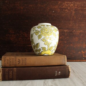 Vintage White and Yellow Small Porcelain Floral Vase, Bright. - Etsy