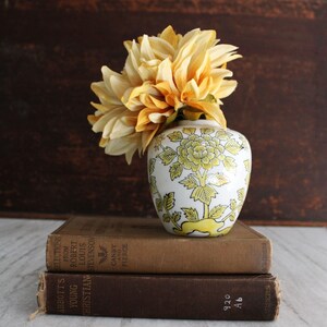 Vintage White and Yellow Small Porcelain Floral Vase, Bright. - Etsy