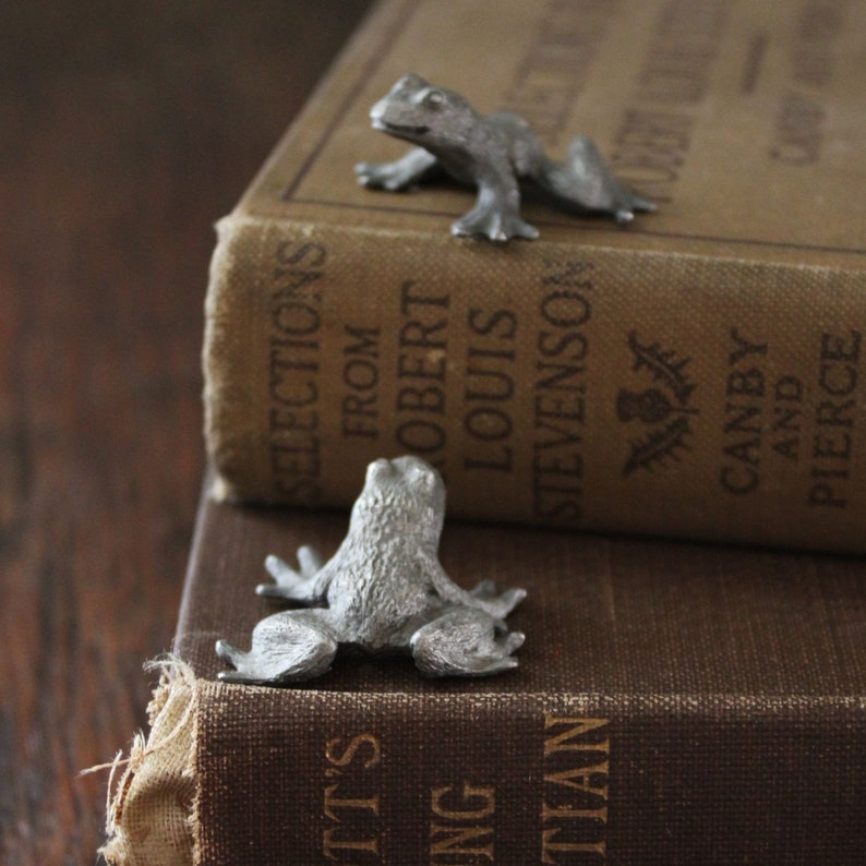 Two Vintage Super Miniature Pewter Frogs. - Etsy