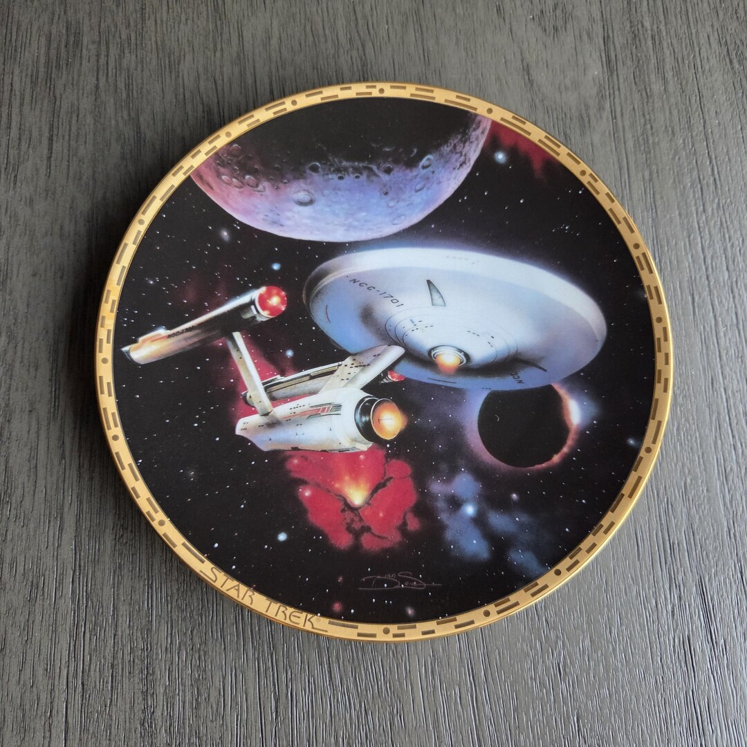 Hamilton Collection Star Trek Plate “the Voyagers” | USS Enterprise NCC ...