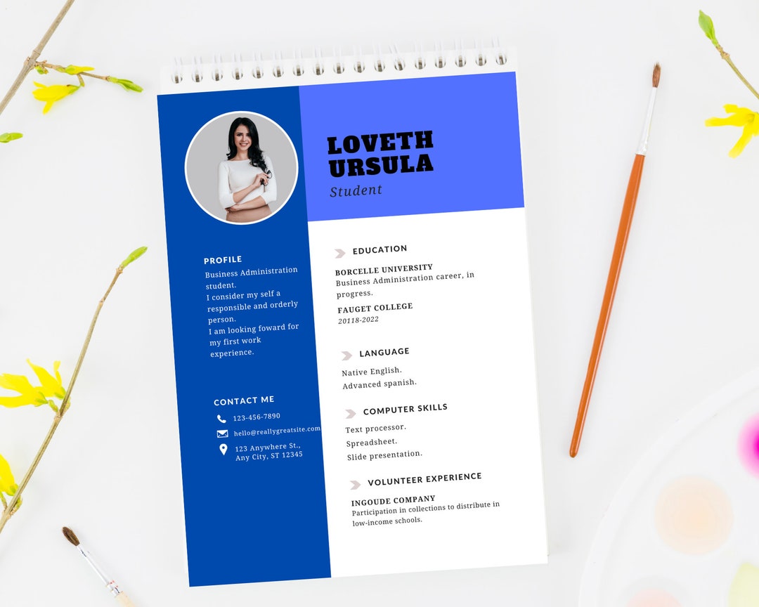 Creative Unique and Eye-catching Layout for an Impressive CV, Modern ...