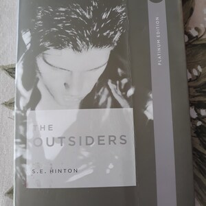 1995 Platinum Edition of S E Hinton's the Outsiders - Etsy