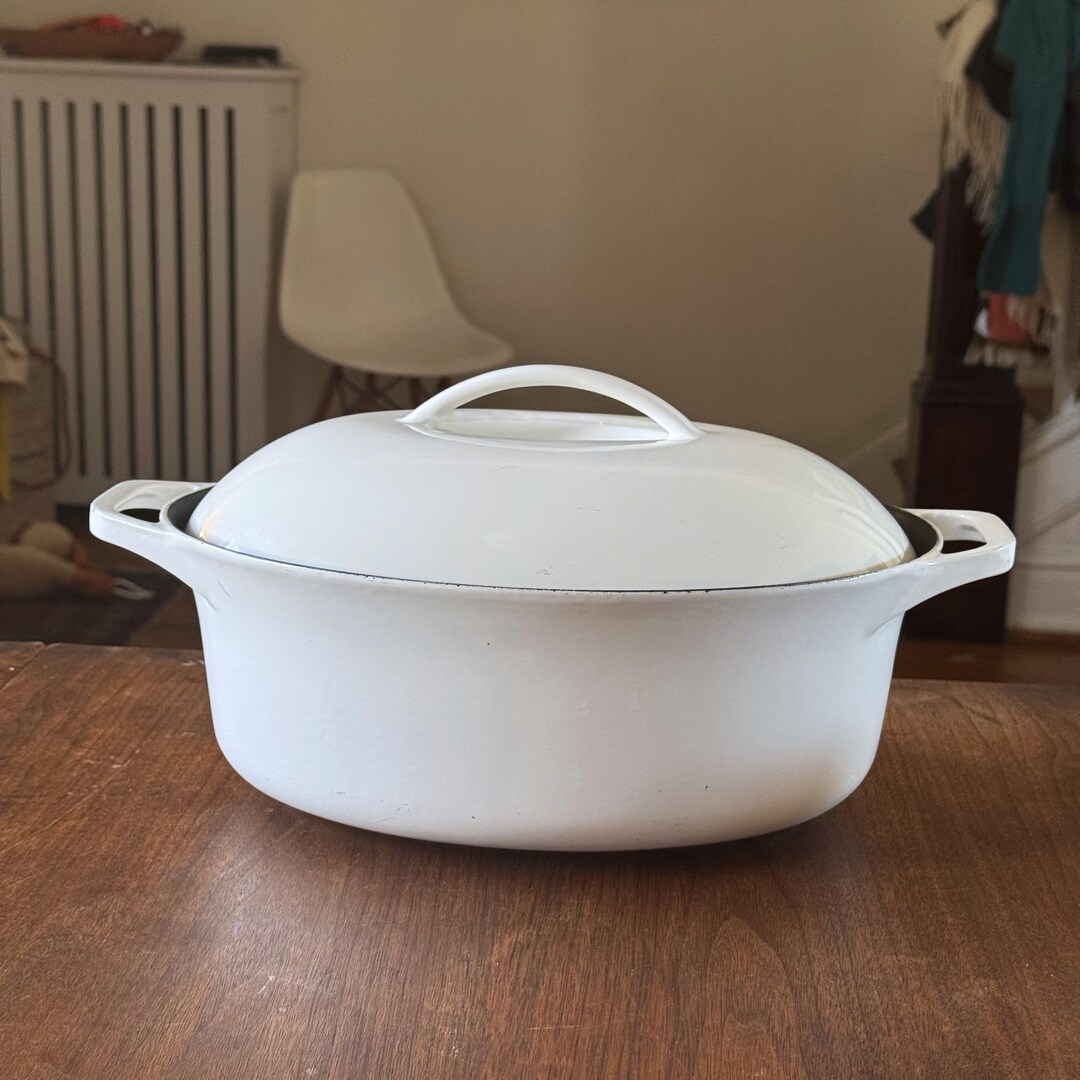 White Vintage Club Colorcast Enamel Dutch Oven Pot With Lid Waterford ...