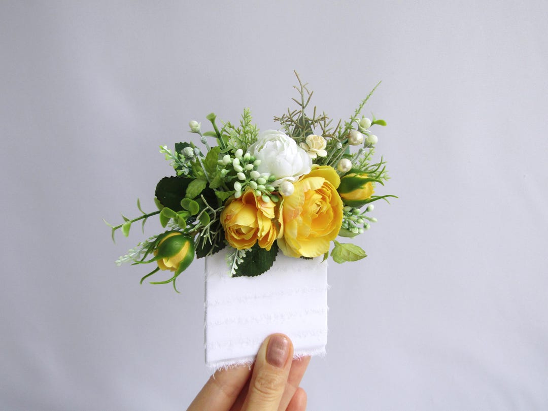 Yellow Pocket Boutonniere, Buttonhole Groom, White Yellow Green Flower ...