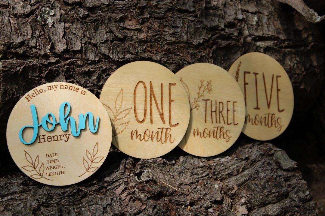 Personalized Wooden Baby Milestone Discs: Floral Name Announcement - Etsy