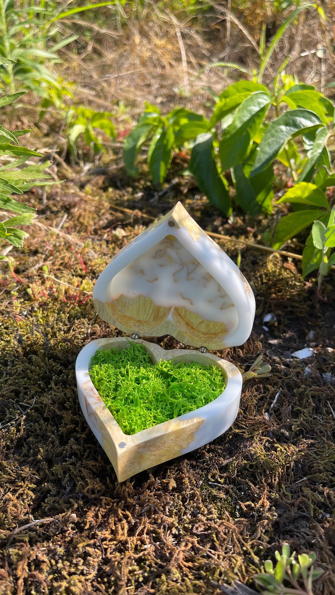Epoxy Resin Heart Wedding Ring Box, Handmade White Ring Box With Green ...