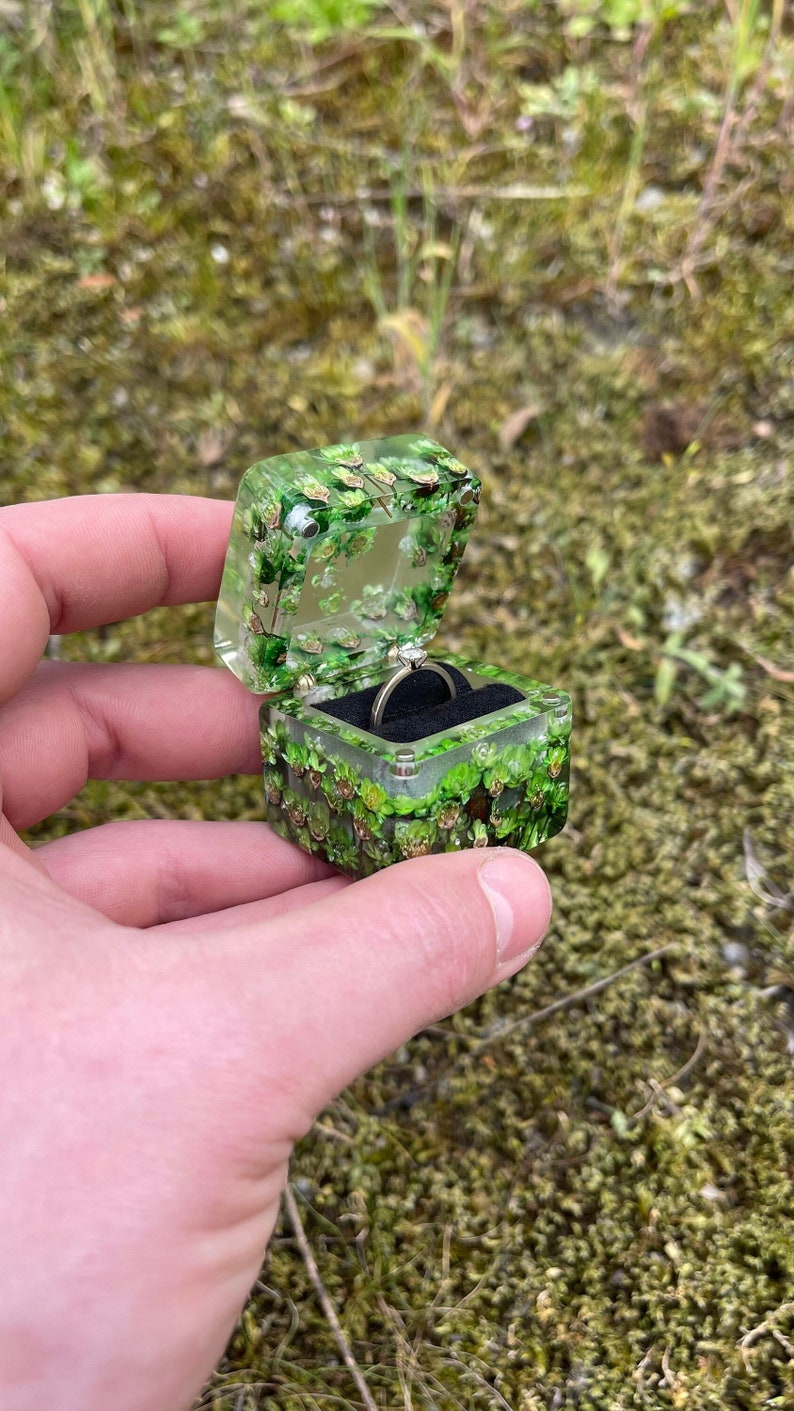 Light Green Aesthetic Ring Box, Proposal Flower Field Box, Wedding ...