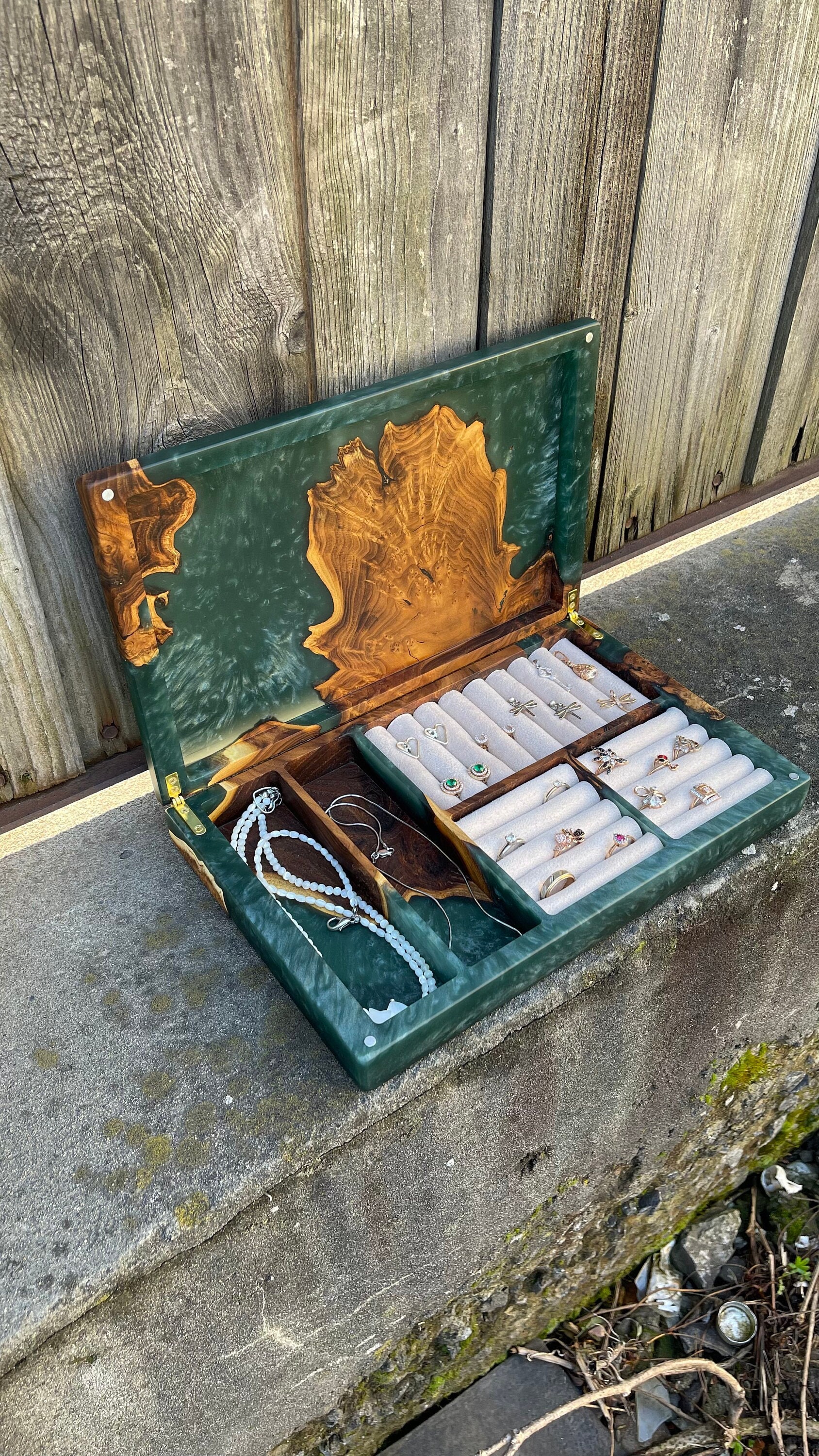 Green Epoxy Resin Jewelry Box, Travel Jewelry Box, Bracelet Holder ...
