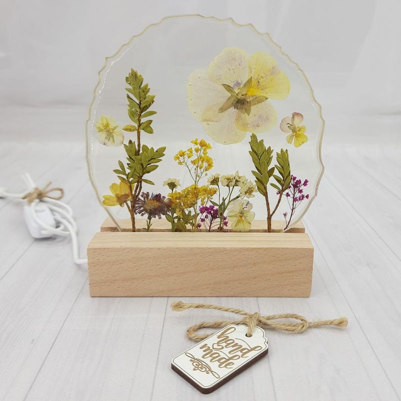 Handmade Pressed Flowers Lamp, Wood Base Lamp, Resin Night Light, Resin ...