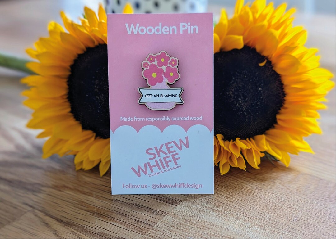 FLOWER WOODEN PIN Badgeeco Friendly Gift Wooden Floral Badge ...