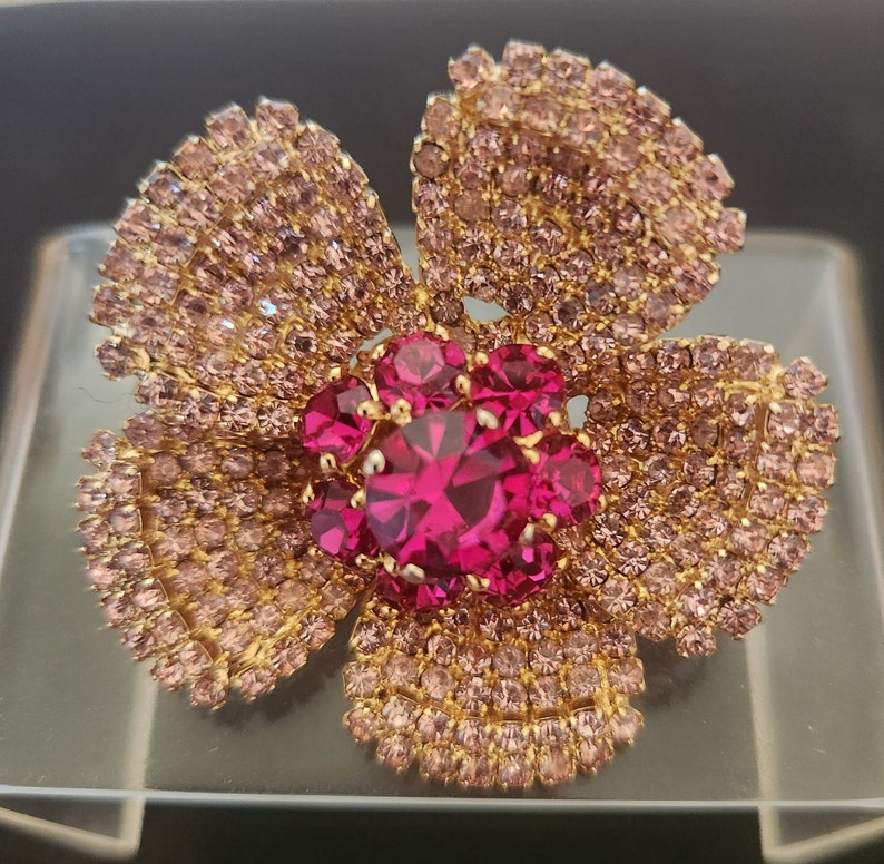 WEISS BROOCH / PIN - Etsy