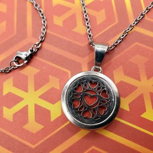 1 Heart Motif Blood Smear Locket Magnetic Pendant 18" Silvertone Chain ...