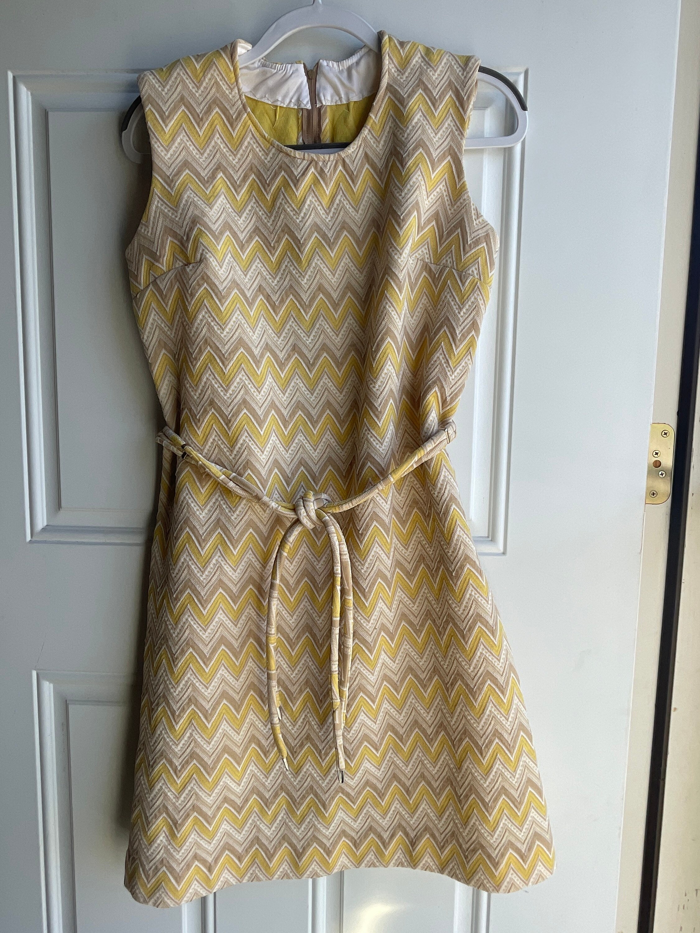 Vintage Yellow and Beige Chevron Pattern Sleeveless 1970’s Dress - Etsy
