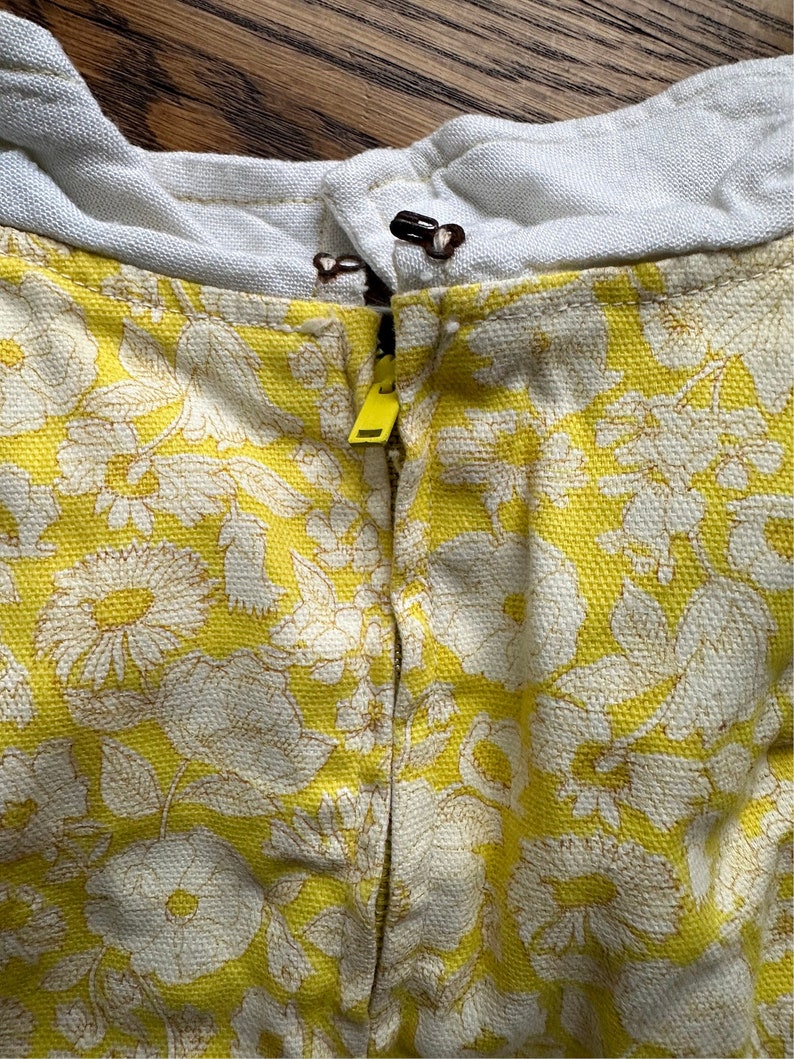 Vintage 70’s Yellow Shift Dress With a Daisy Pattern - Etsy