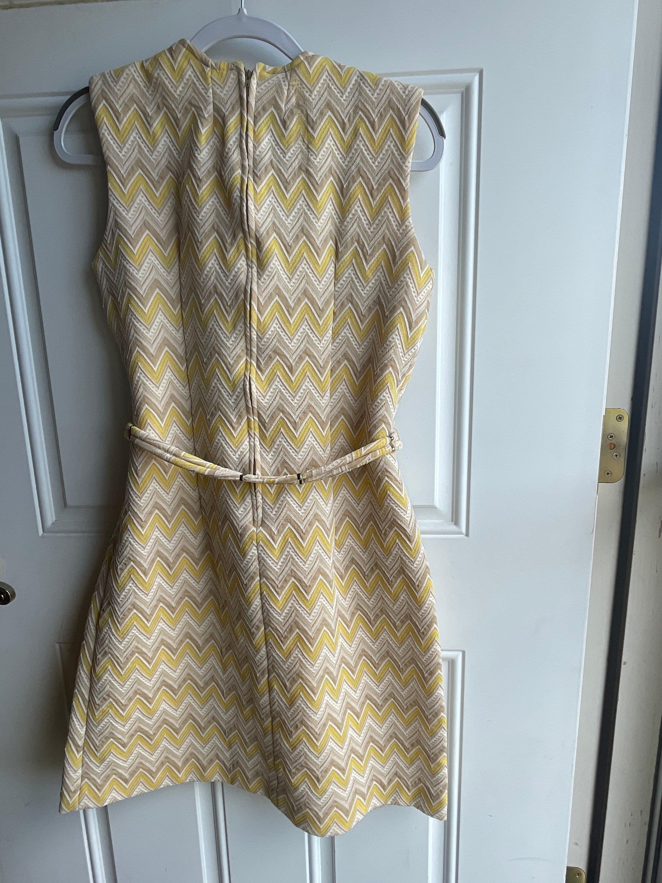 Vintage Yellow and Beige Chevron Pattern Sleeveless 1970s Dress - Etsy