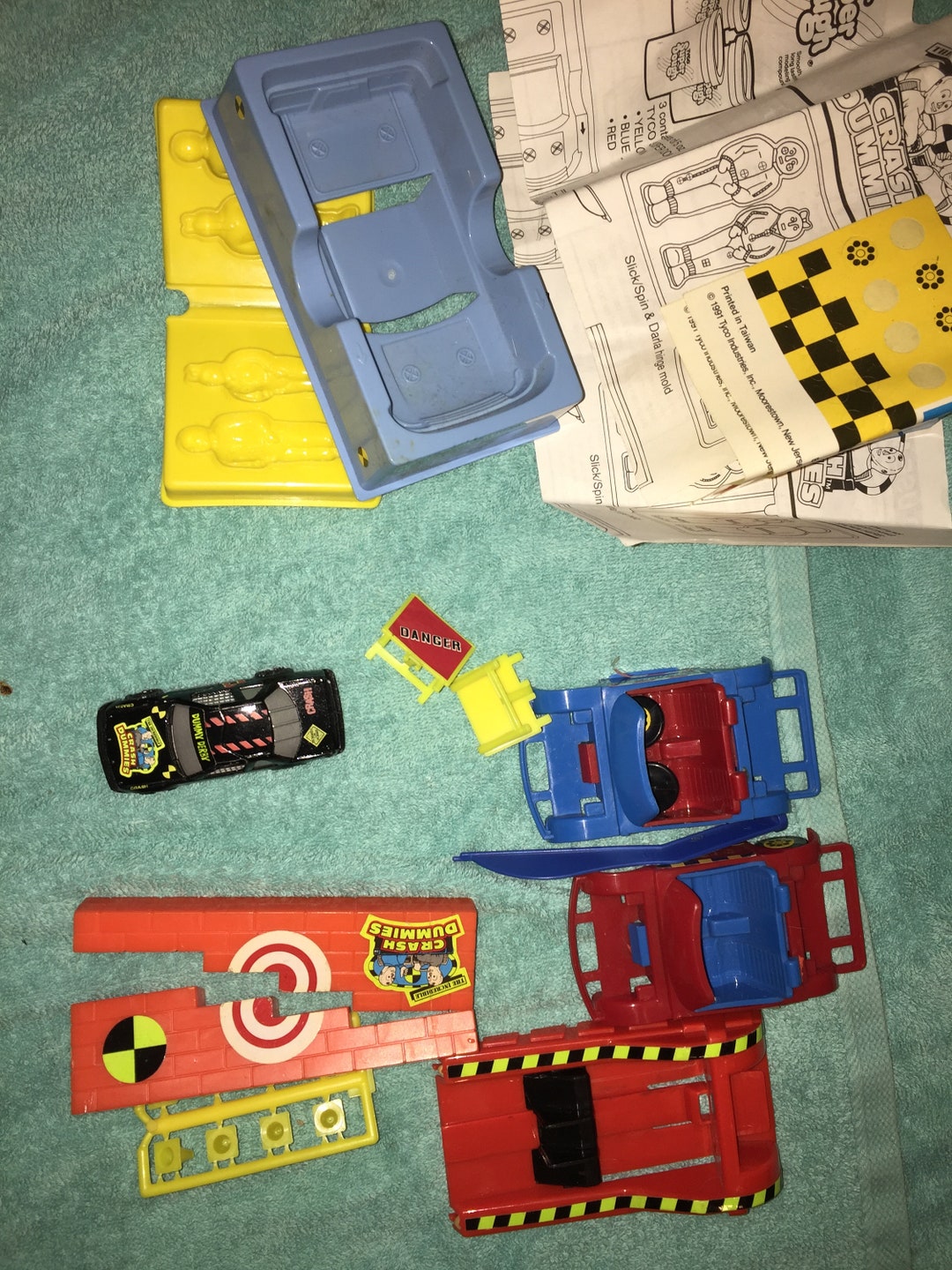 Crash Dummies Play Dough Set and Black Crash Card Set the Incredible ...
