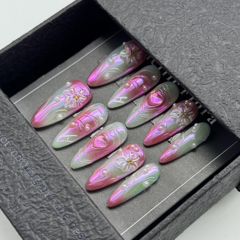 Almond Wearable Armor Nails, Handmade Resin Press on Nails, Chrome ...