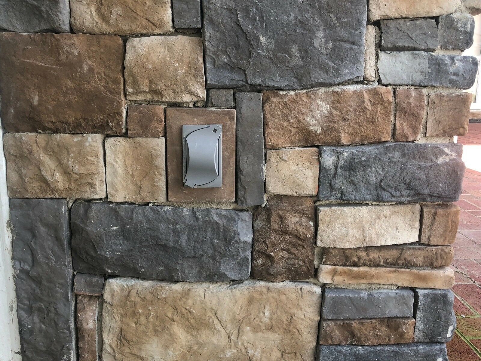 Single Gang Receptacle Outlet Electrical Plug in Box Smooth ...