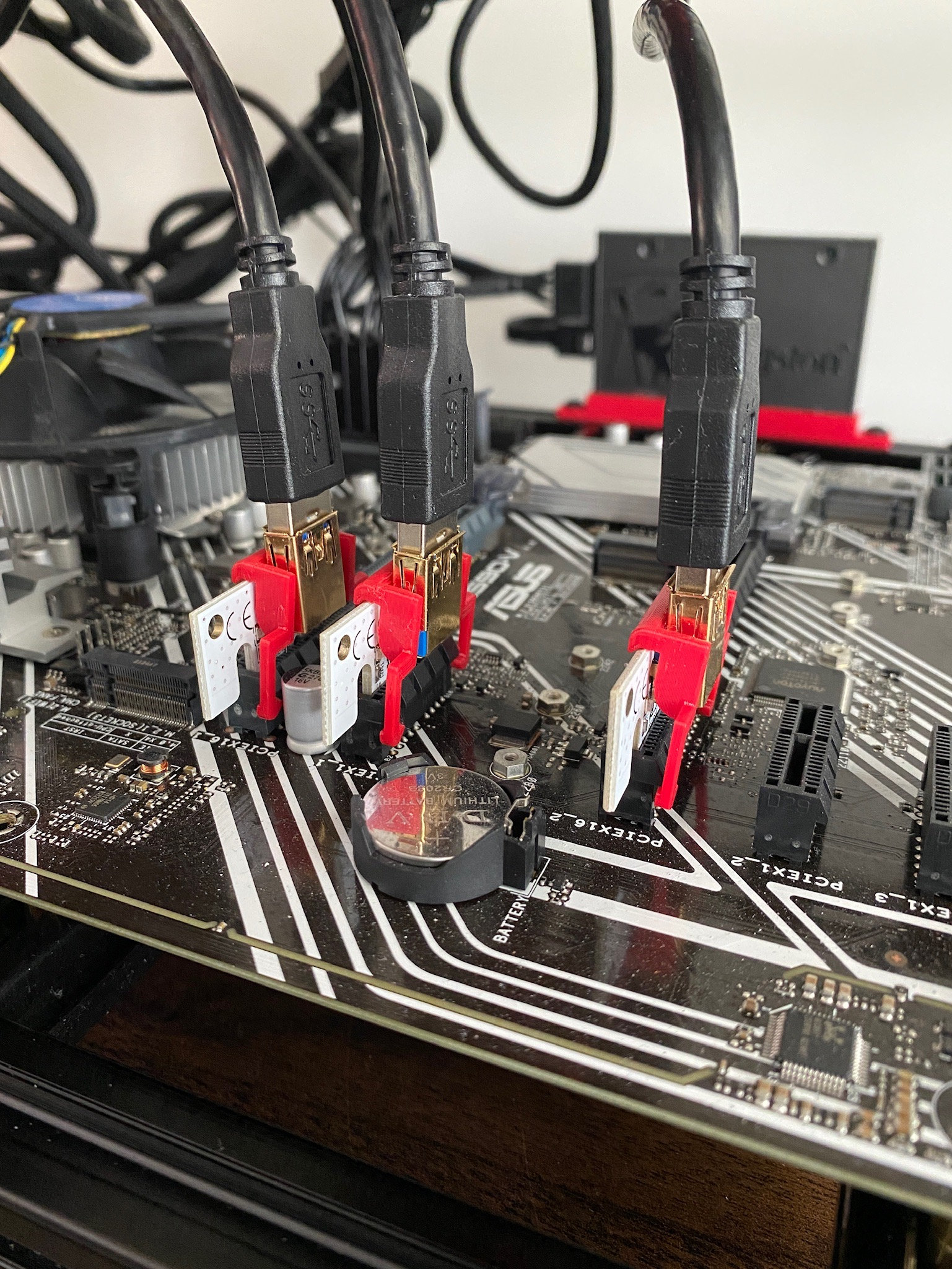 Pcie Riser Locking Clips for Mining Rigs // Good for Tight Spaces // 3D ...