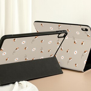 Cute Bee iPad Air 4 iPad Pro 12.9 Case, iPad 10.2 iPad 9.7 Case, iPad ...