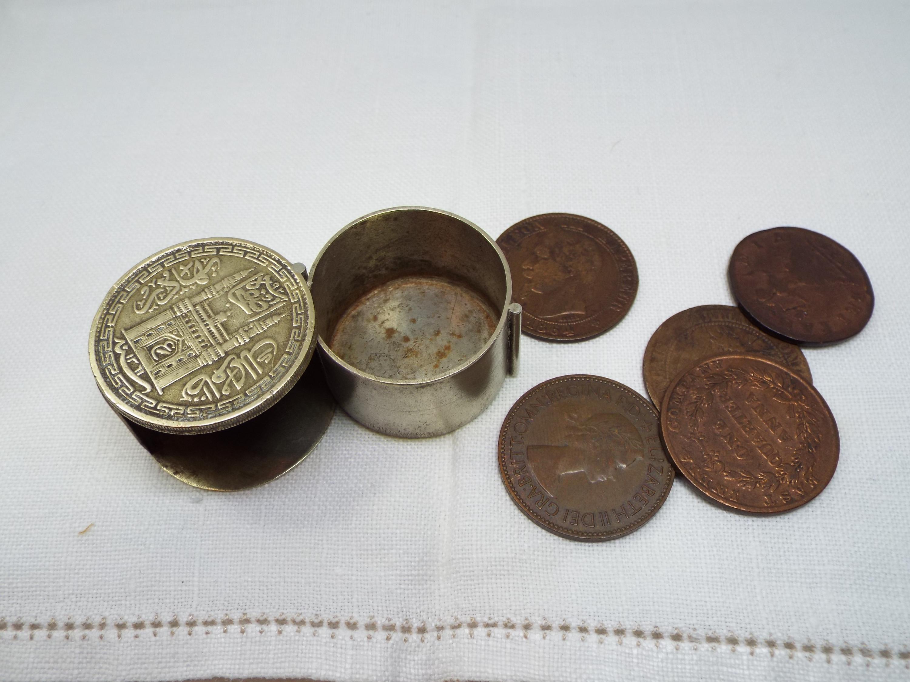 Vintage Pocket Brass Sovereign Holder Real Coin India-princely States ...