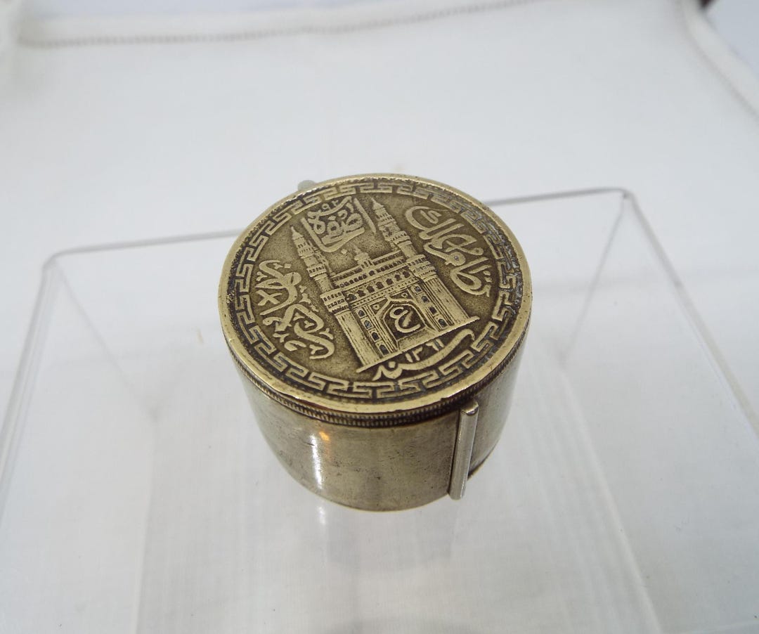 Vintage Pocket Brass Sovereign Holder Real Coin India-princely States ...