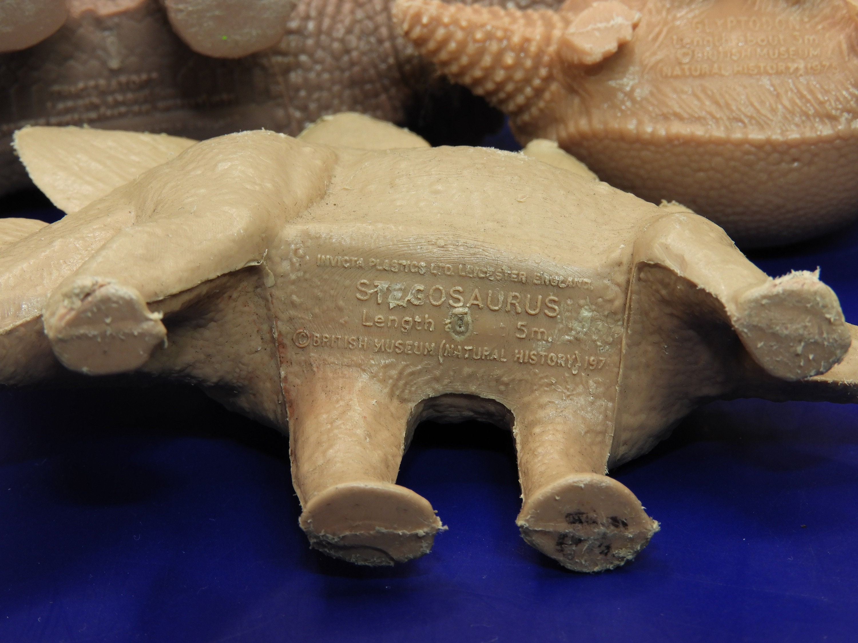 13 Original Vintage Dinosaurs Invicta British Natural History Museum ...