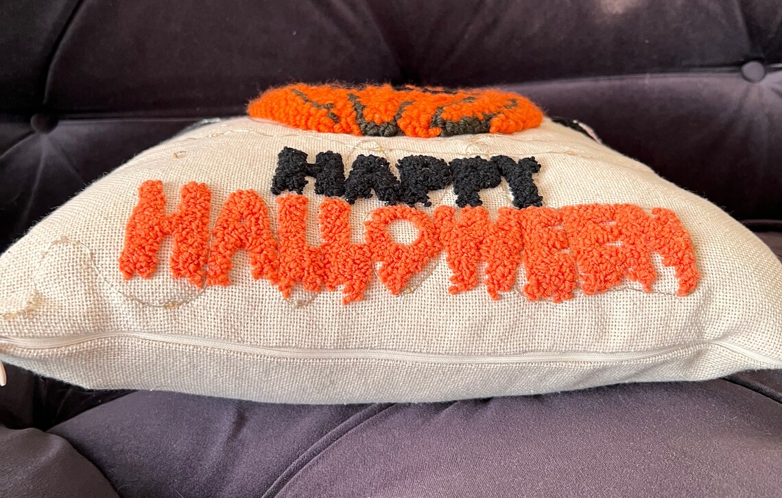 Led Lighted Halloween Pillow Cover: Hand-tufted Pumpkin & Bat Design ...