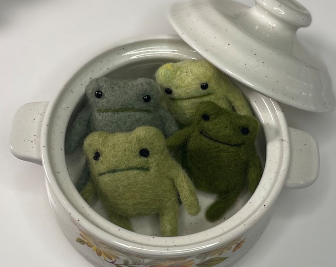 Felted Pocket Frog - Etsy