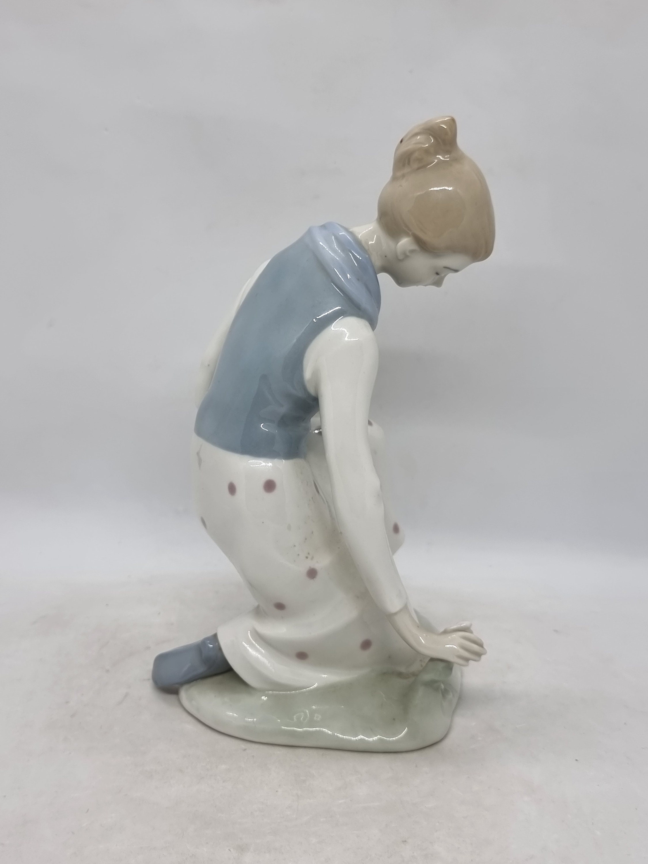 Vintage GDR Porcelain Figurine Made in Germany - Etsy