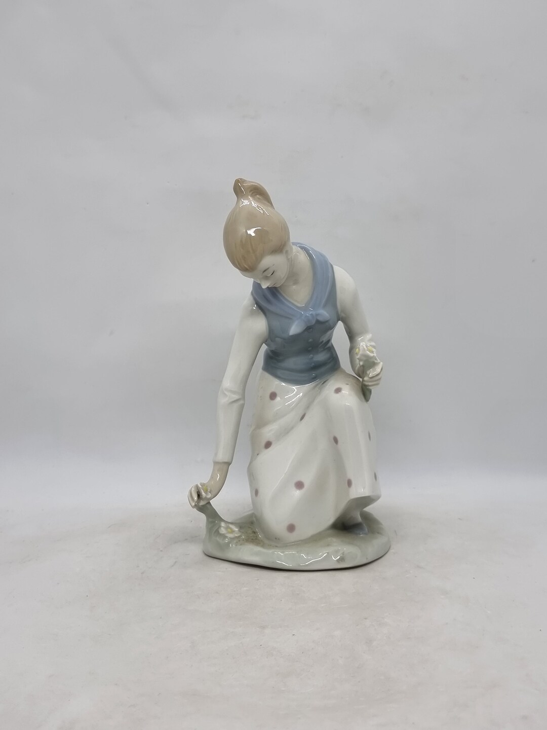 Vintage GDR Porcelain Figurine | Made in Germany | - Etsy