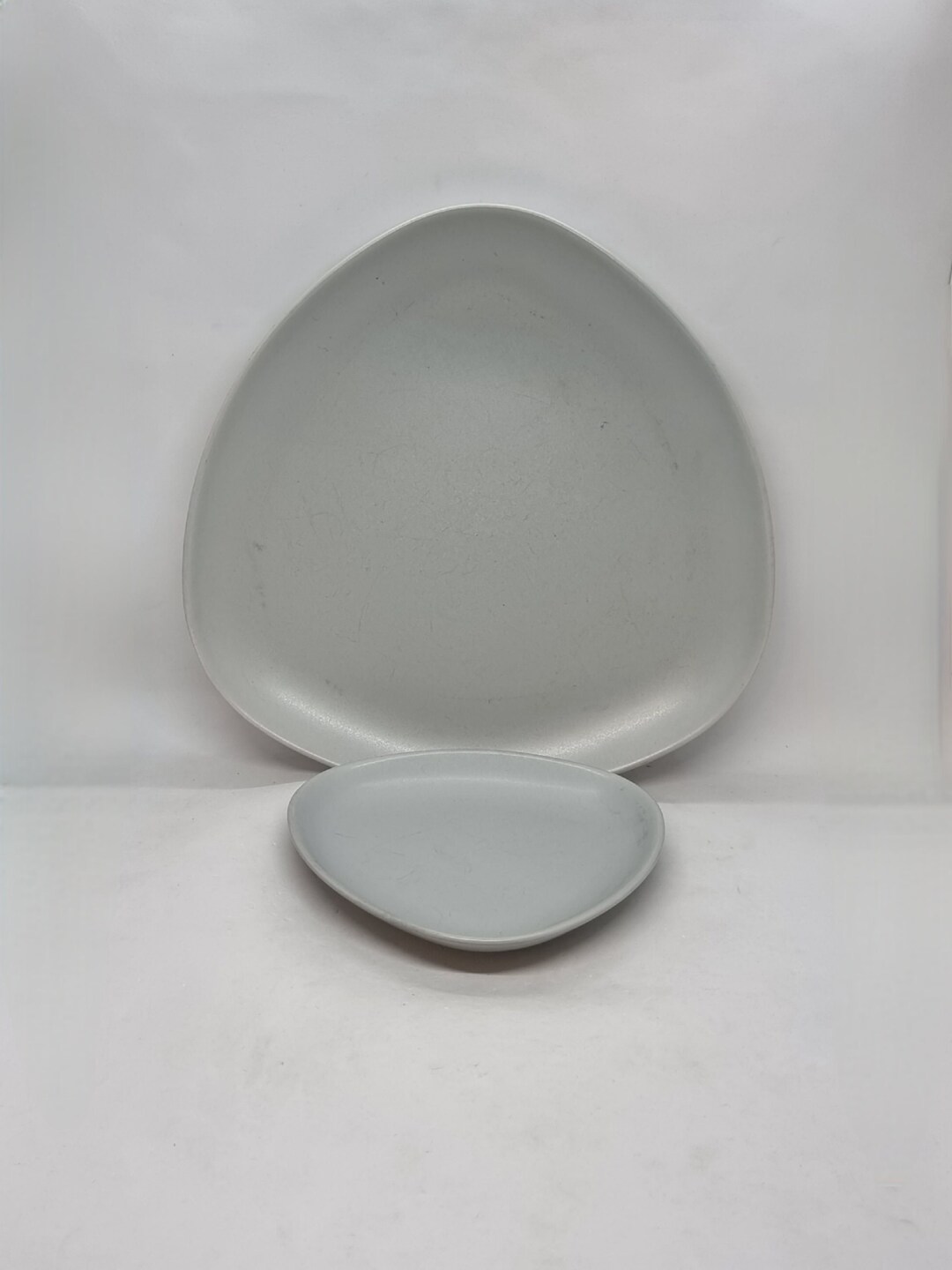 Pair of Höganäs Keramik Triangle Plates | Made in Sweden | - Etsy