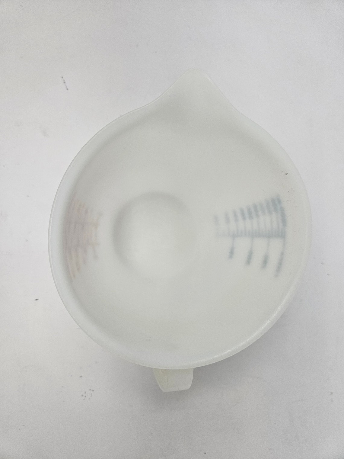 Vintage 1970s Tupperware Measuring Pitcher, White Plastic, Red /blue ...