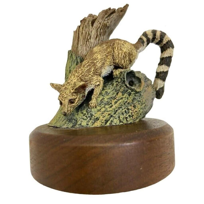 Vintage Deaton Ring Tailed Cat Lemur Figurine Audubon, Hamilton ...