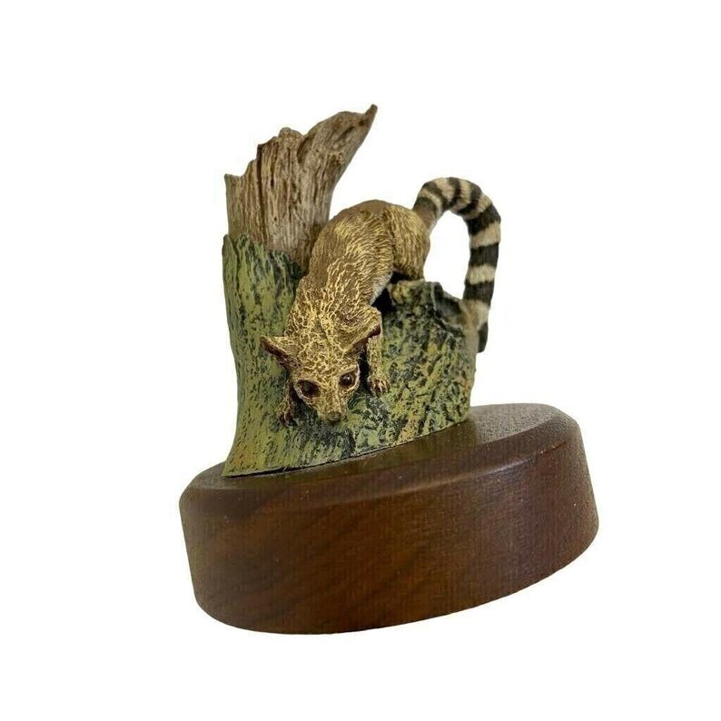 Vintage Deaton Ring Tailed Cat Lemur Figurine Audubon, Hamilton ...