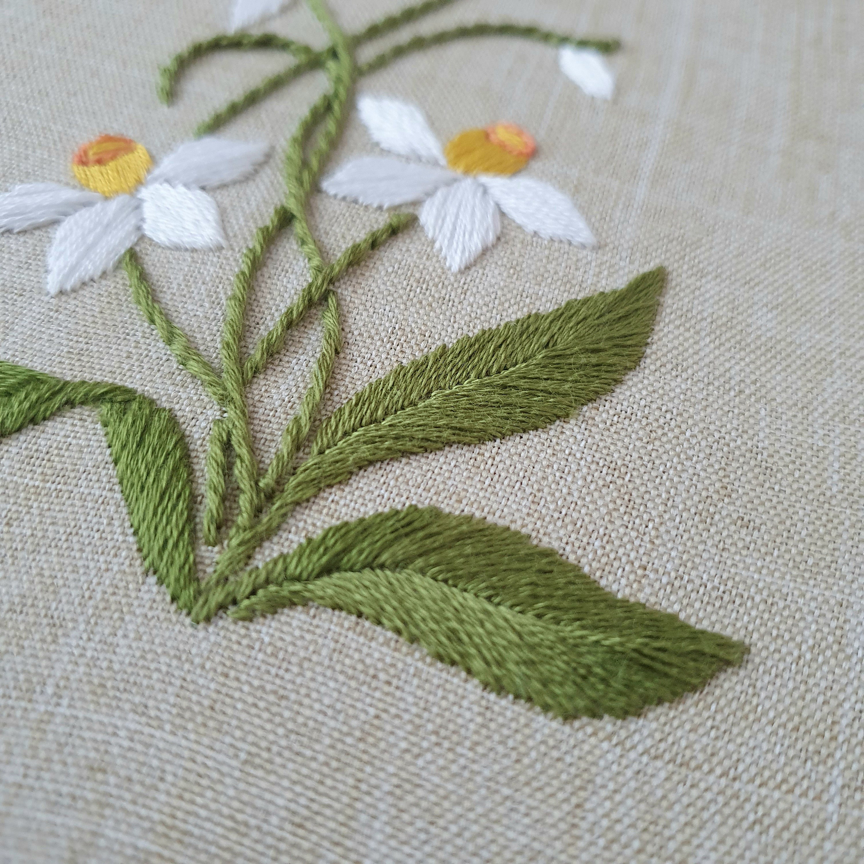 Daffodils Hand Embroidery, Spring Flowers Pattern DIY, Botanical ...