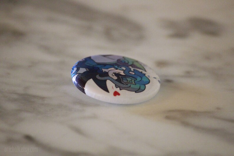 Genshin Impact Dottore Goodies Bundle: Round Acrylic Keychain, Button ...