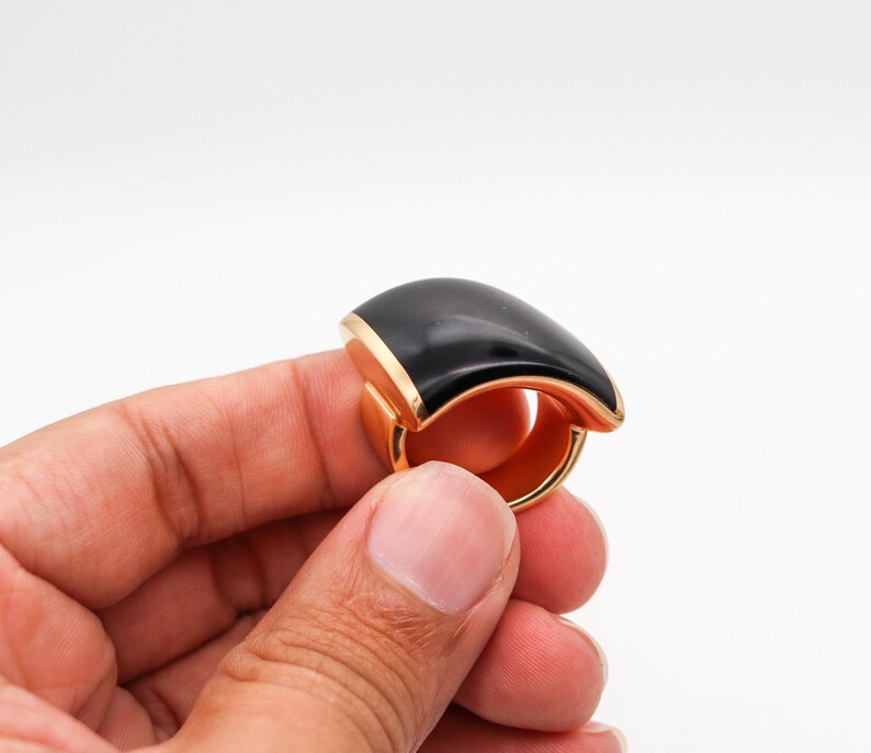 Vhernier Milano Large Sculptural Fibula Cocktail Ring in Solid 18kt ...