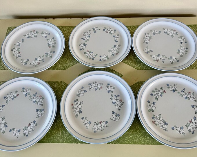 Chantilly Stoneware Dinner Plates by Hearthside JAPAN Fleur De Lune 10. ...