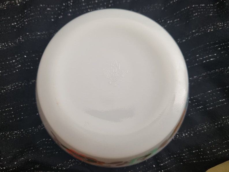 Vintage British 1970s JAJ *PYREX* Small Bowl in TEMPO 'carnaby' Pattern ...