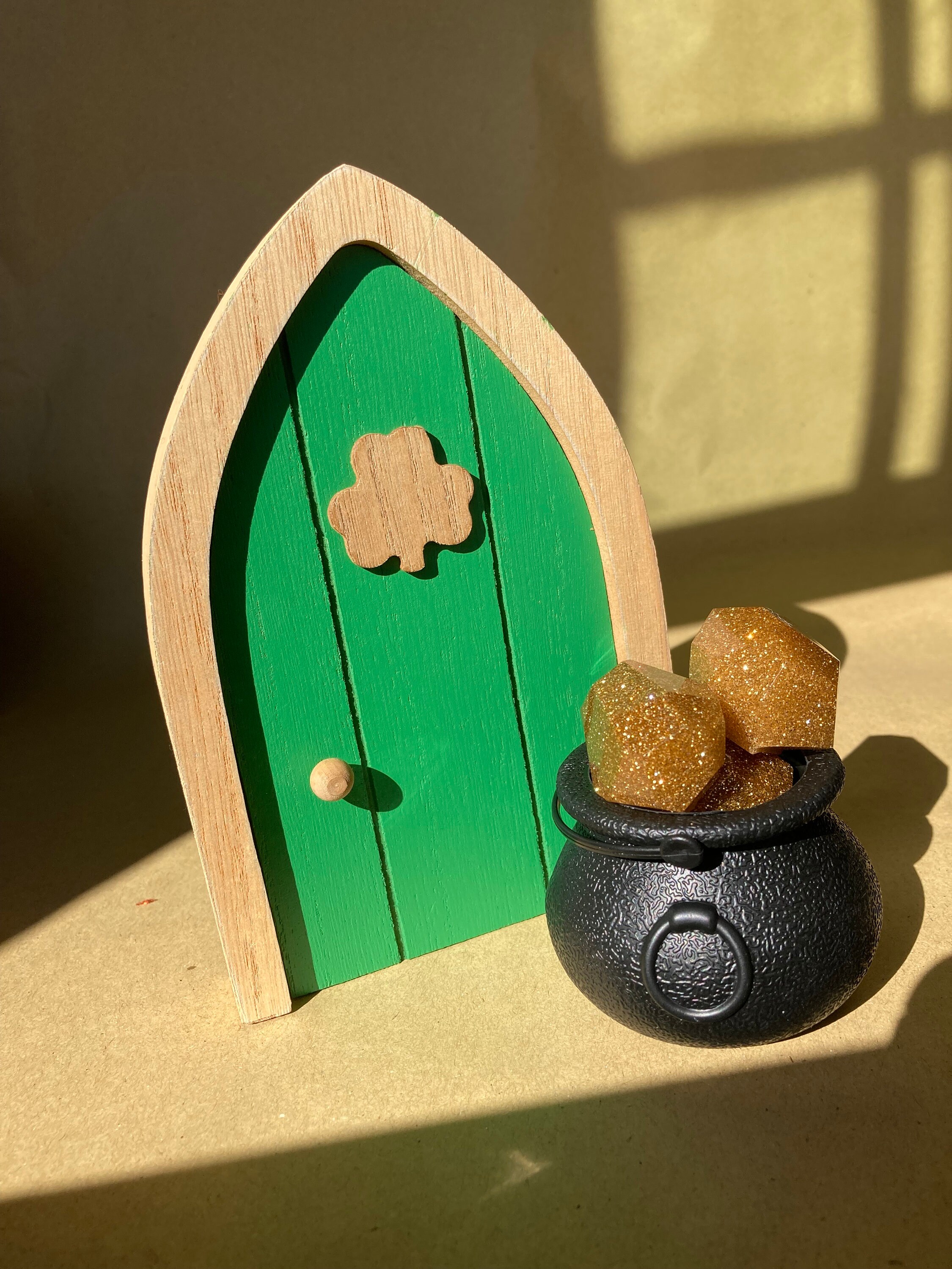 Leprechaun Gold, St. Patrick's Day Pot of Gold, Treasure Gems, St ...